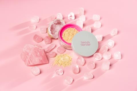 Introducing BOUNCE™ Soft Focus Gemstone Setting Powder